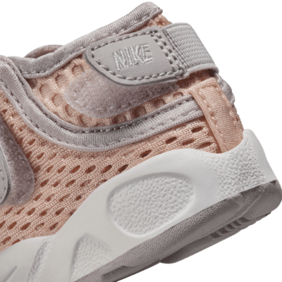 Nike Rift 2 嬰幼兒鞋款。Nike TW