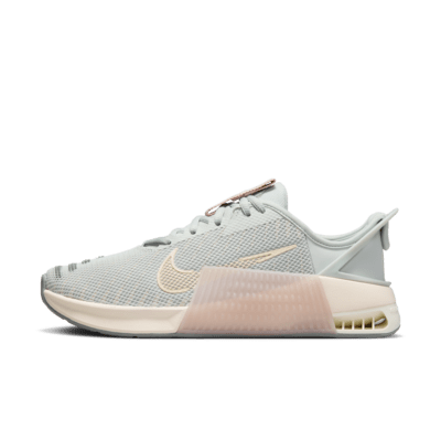 Nike Metcon 9 EasyOn Women's Workout Shoes. Nike FI