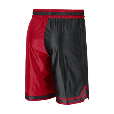 Chicago Bulls Courtside Men's Nike Dri-FIT NBA Graphic Shorts. Nike AE