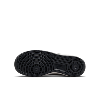 Chaussure Nike Air Force 1 pour ado. Nike CA