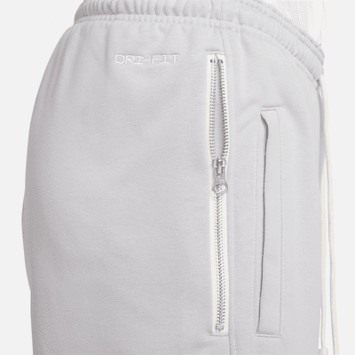 Nike Standard Issue Men's Dri-FIT Basketball Trousers. Nike NO