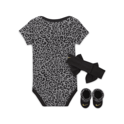 Nike Swoosh Spirit Baby (0–9M) 3-Piece Boxed Set. Nike LU