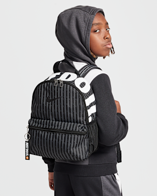 Nike Brasilia JDI Big Kids' Mini Backpack (11L). Nike JP