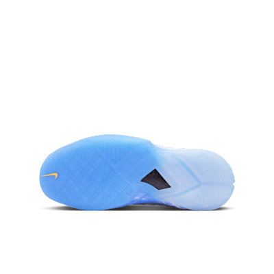 Kobe III Older Kids' Basketball Shoes. Nike SG