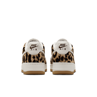 Chaussure Nike Air Force 1 '07 pour femme. Nike CH