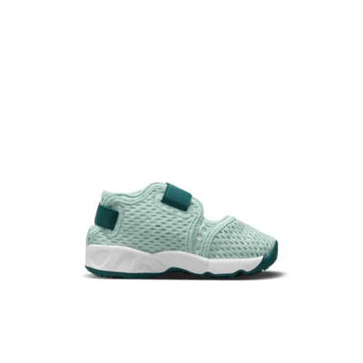 Nike Rift 2 嬰幼兒鞋款。Nike TW