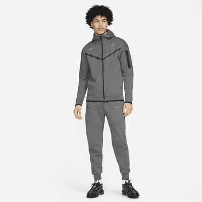 Liverpool F.C. Tech Fleece Windrunner Men's Nike Full-Zip Hoodie. Nike NZ