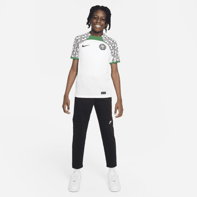 Nigeria 2022/23 Stadium Away Older Kids' Nike Dri-FIT Football Shirt. Nike IL