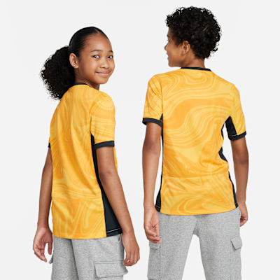 Australia 2023 Stadium Home Older Kids' Nike Dri-FIT Football Shirt. Nike IE