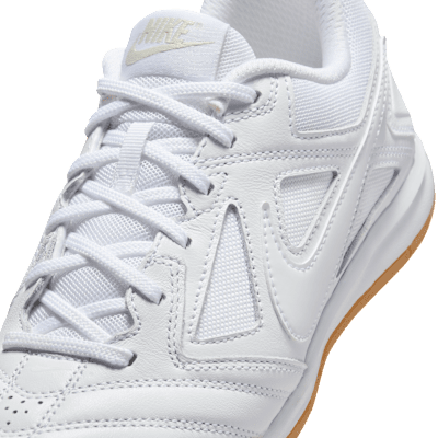 Nike Gato Older Kids' Shoes. Nike SK