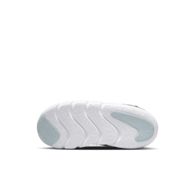 Nike Dynamo GO SE Younger Kids' Easy On/Off Shoes. Nike NL