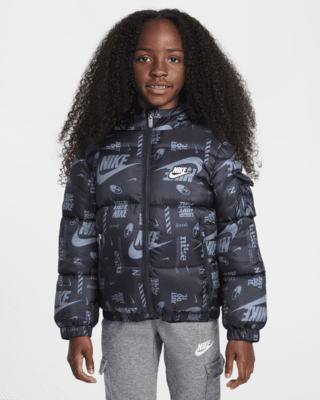 Nike DNA Puffer-Jacke mit Logo (jüngere Kinder). Nike LU