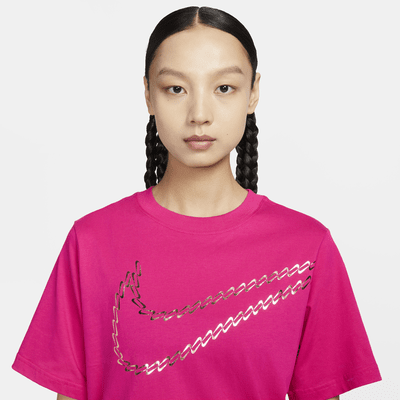 Nike Sportswear Premium Essential Women's Graphic T-Shirt. Nike ID