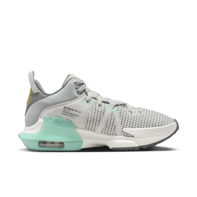 LeBron Witness 7 EP Basketball Shoes. Nike SG