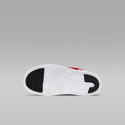 Sky Jordan 1 Younger Kids' Shoe. Nike IE