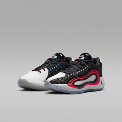 Luka 4 Older Kids' Basketball Shoes. Nike IN