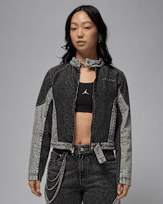 Air Jordan Women's Jacket. Nike JP