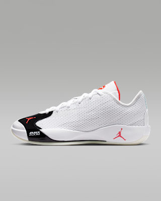 Luka 77 "Chicago" PF Basketball Shoes. Nike JP