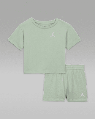 Jordan Brooklyn Essentials Baby 2-Piece Fleece Shorts Set. Nike.com