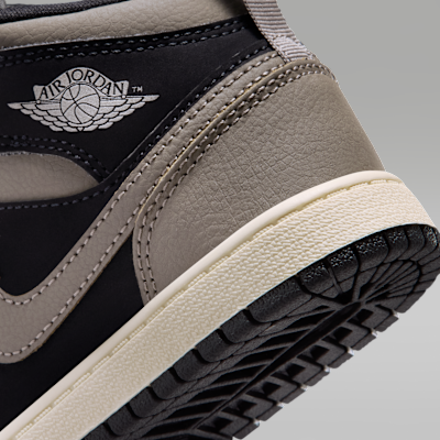 Jordan 1 Mid SE Younger Kids' Shoes. Nike NO