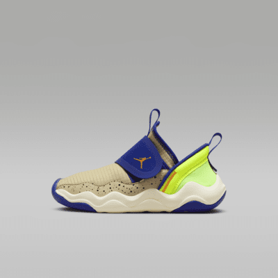 Jordan 23/7 Younger Kids' Shoes. Nike RO