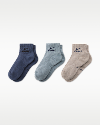 NikeSKIMS Women's Dri-FIT Quarter Socks (3 Pairs). Nike.com