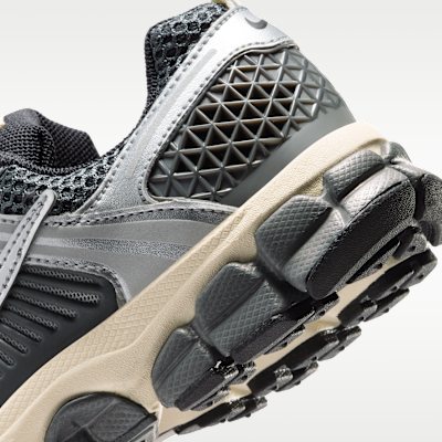 Nike Vomero 5 Older Kids' Shoes. Nike CZ