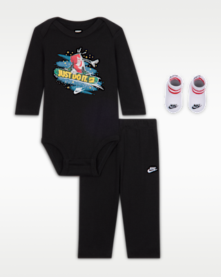 Nike Baby (0-9M) 3-Piece Boxy Holiday Gift Set. Nike JP