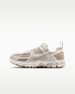 Nike Vomero 5 Older Kids' Shoes with Reflective Design Accents. Nike UK