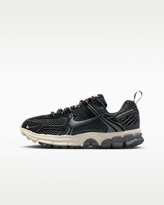 Nike Vomero 5 Older Kids' Shoes with Reflective Design Accents. Nike IL