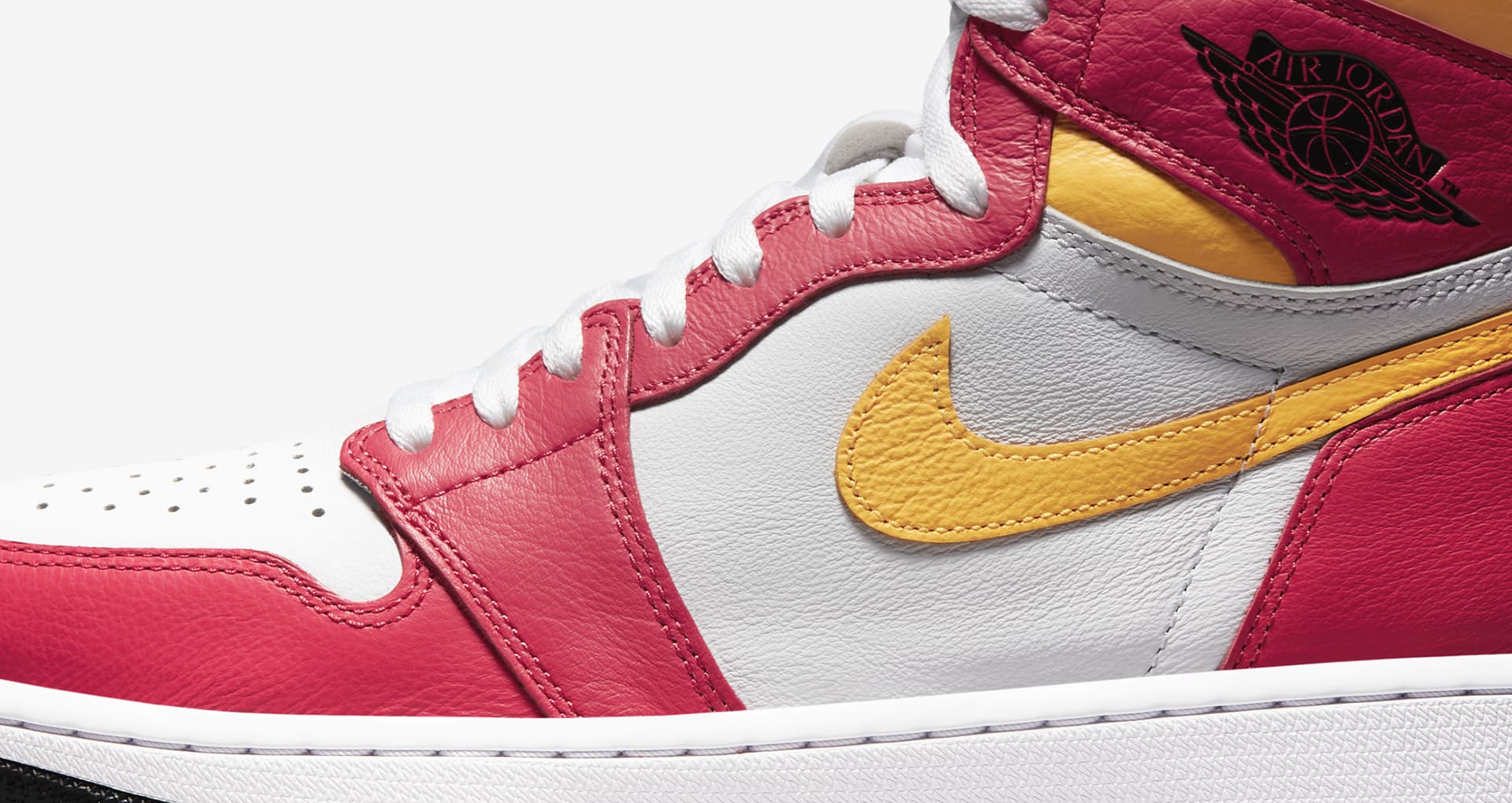 วันเปิดตัว Air Jordan 1 “Light Fusion Red”. Nike SNKRS TH