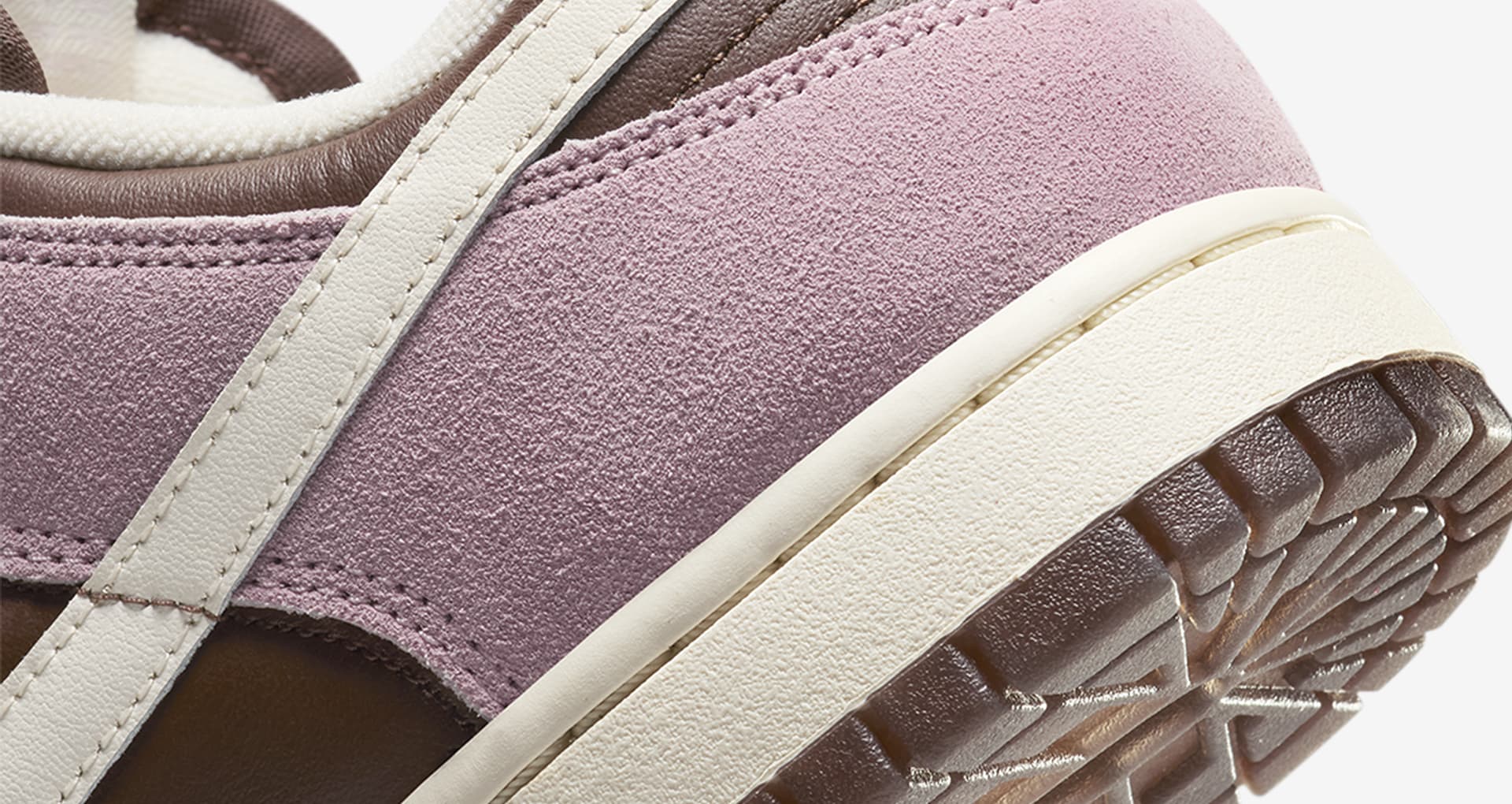 Dunk Low 'Cacao Wow and Pink Foam' (HM0987-200) Release Date. Nike SNKRS US