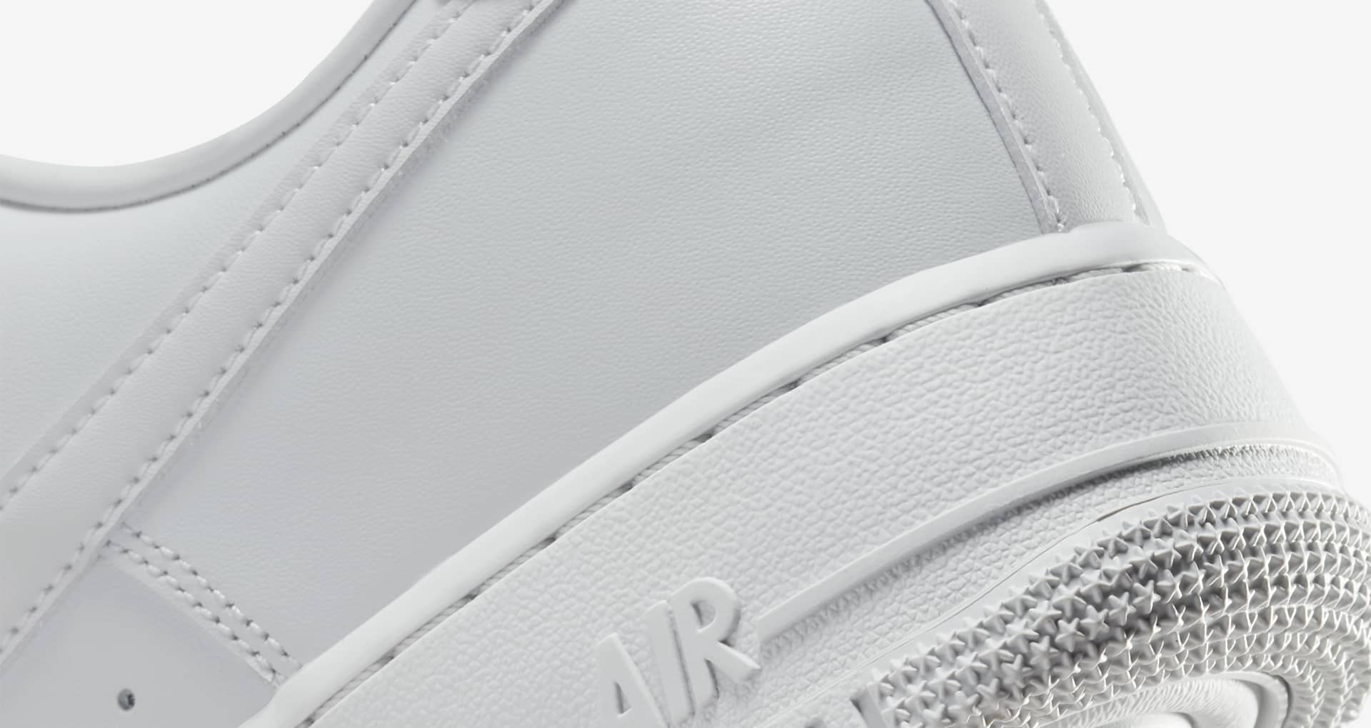 Date de sortie de la Air Force 1 '07 « Fresh » (DM0211-002) . Nike SNKRS LU