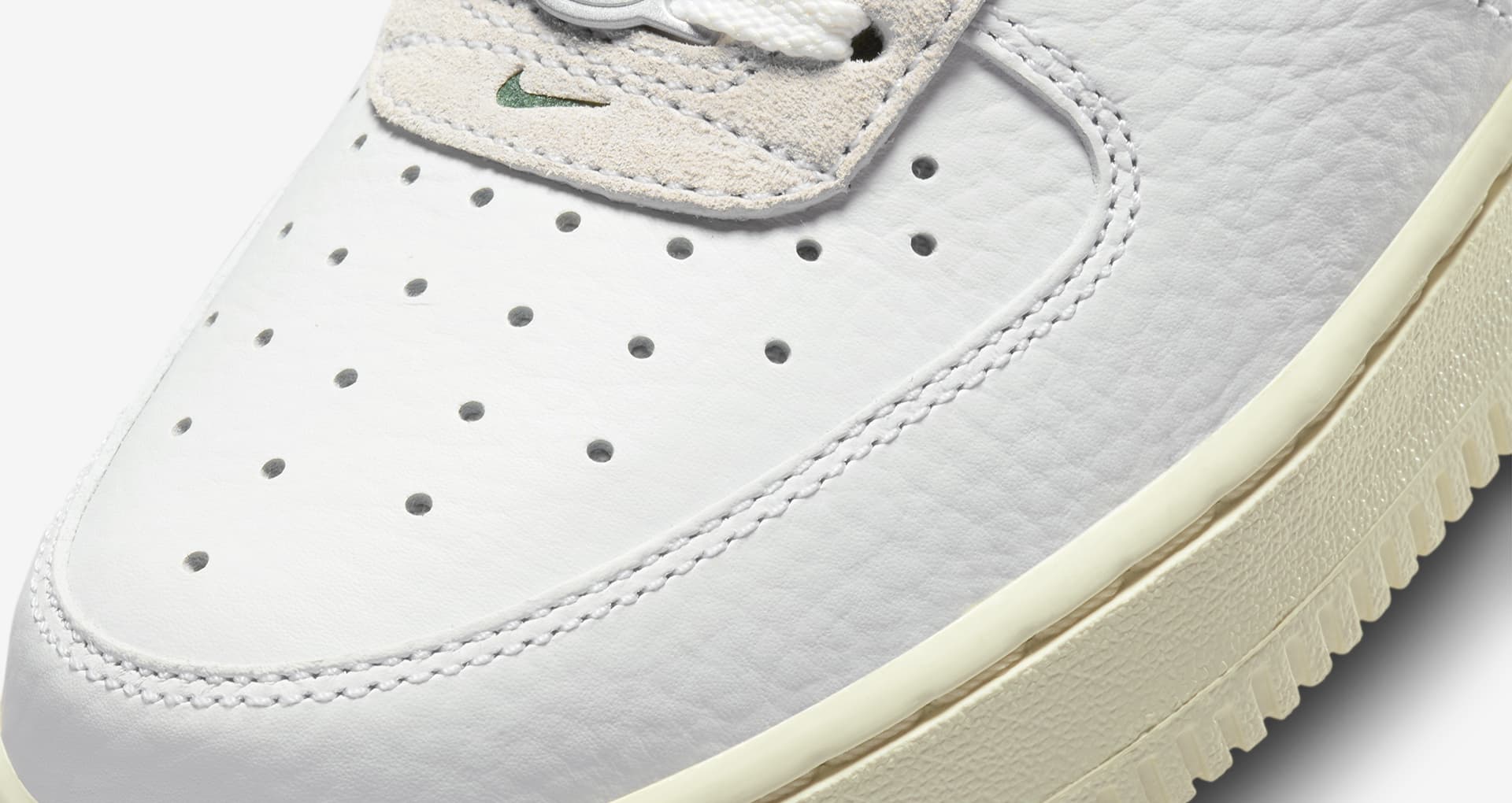 Women's Air Force 1 '07 'Summit White and Gorge Green' (DR0148-102 ...
