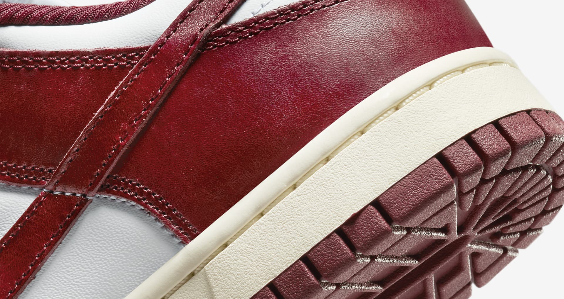 Dunk Low "Team Red and White" (FJ4555-100) – Data del lancio. Nike SNKRS IT
