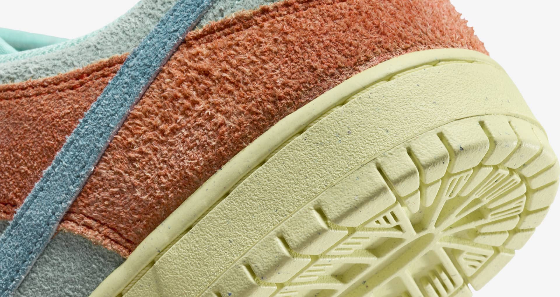 Nike SB Dunk Low 'Orange and Emerald Rise' (DV5429-800) Release Date ...