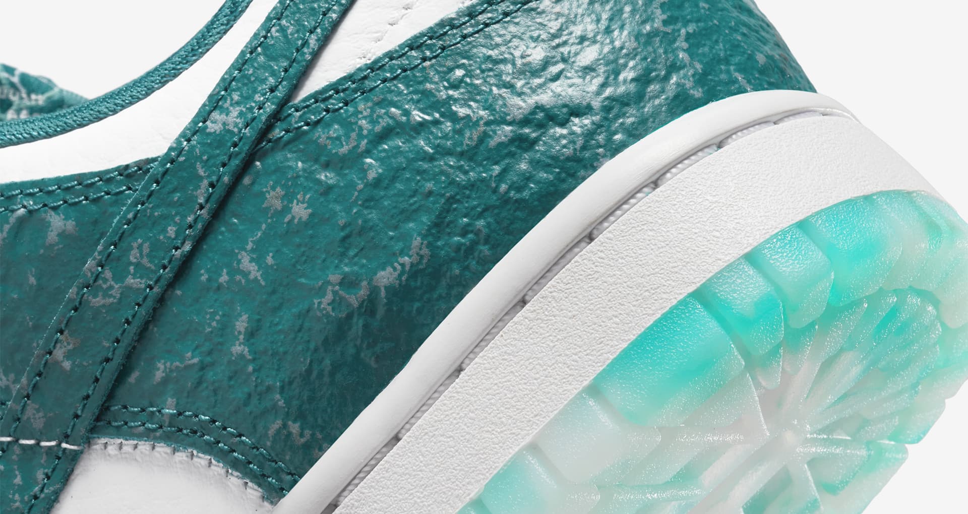 Women's Dunk Low 'Ocean' (DV3029-100) Release Date. Nike SNKRS HU