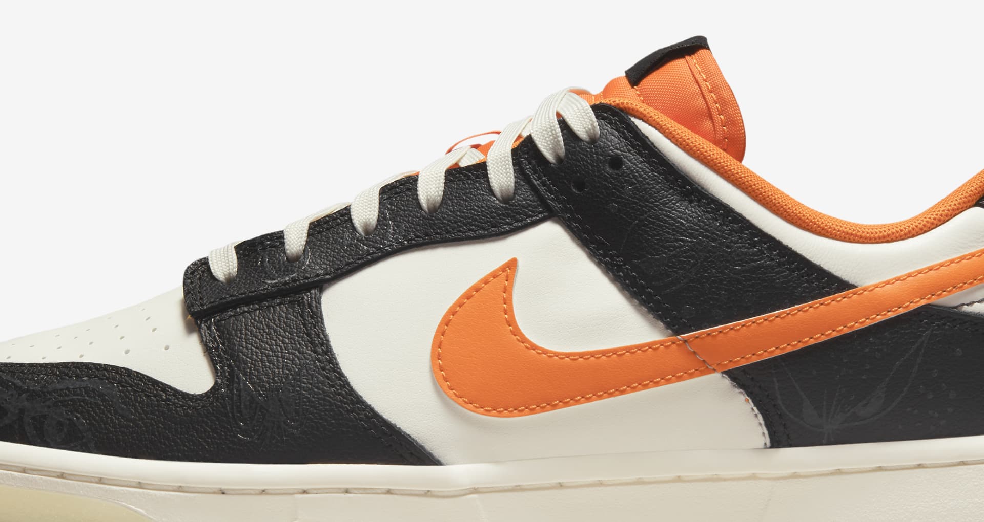 Dunk Low 'Halloween' (DD3357-100) Release Date. Nike SNKRS IN