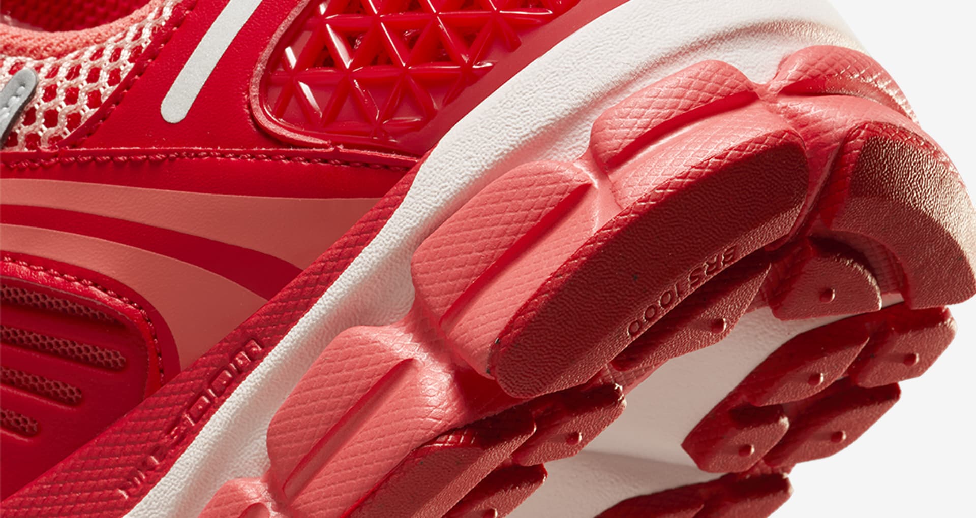 Zoom Vomero 5 'University Red' (FN6833-657) Release Date. Nike SNKRS US