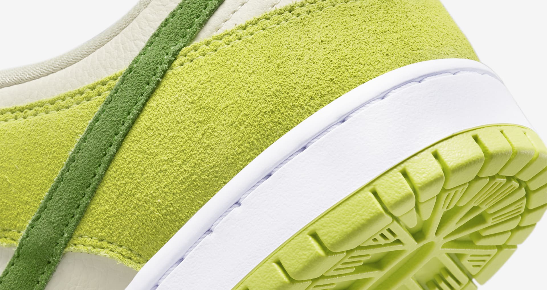 SB Dunk Low 'Sour Apple' (DM0807-300) Release Date. Nike SNKRS GB