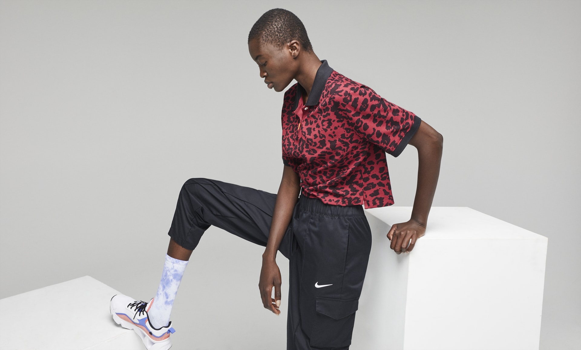 Nike Sportswear Essentials Women's High-Waisted Curve Woven Trousers ...