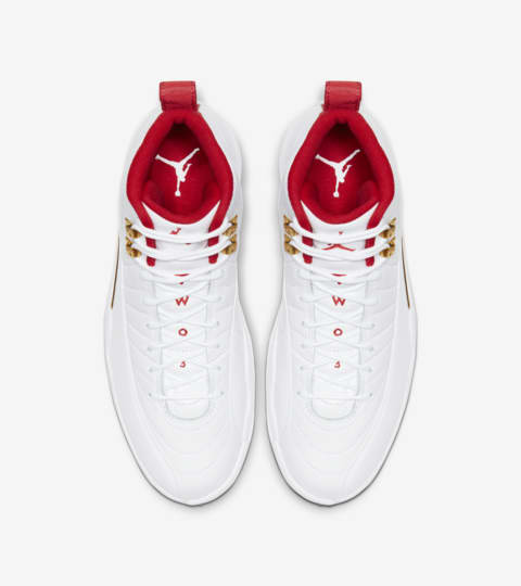 Air Jordan XII「白/University Red」發售日期. Nike SNKRS