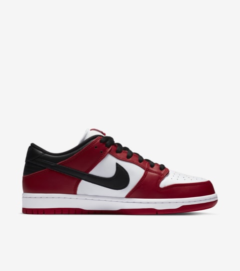 SB Dunk Low Pro 'Chicago' Release Date. Nike SNKRS