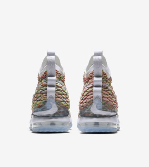 Nike Lebron 15 „White & Multicolor” – data premiery. Nike SNKRS