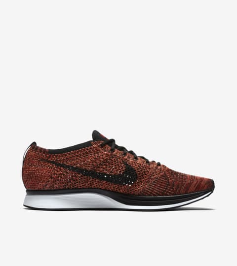 Nike Flyknit Racer „University Red & Black” . Nike SNKRS