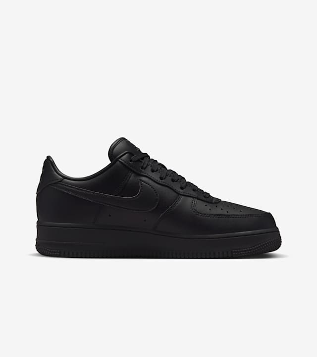 Fecha de lanzamiento de los Air Force 1 '07 "Black" (DM0211-001). Nike SNKRS MX