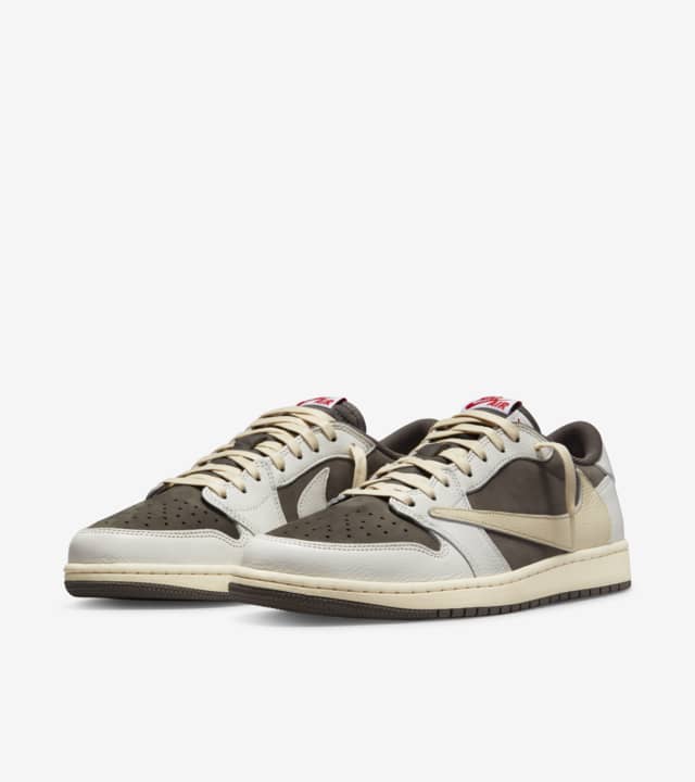 Fecha de lanzamiento del Air Jordan 1 Low x Travis Scott "Sail and Ridgerock" (DM7866-162). Nike ...