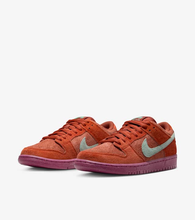 Nike SB Dunk Low 'Mystic Red and Rosewood' (DV5429-601) — releasedatum ...