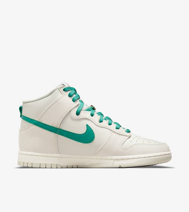 Fecha de lanzamiento del Dunk High "First Use". Nike SNKRS MX