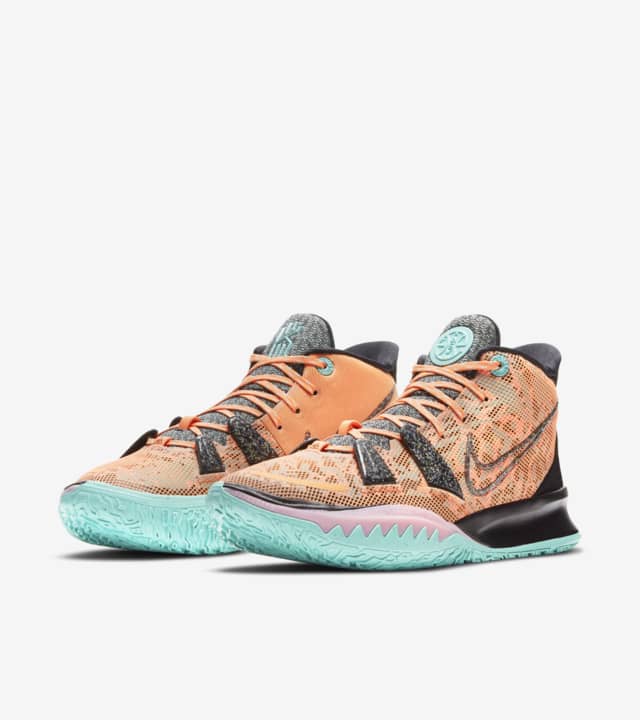 Fecha de lanzamiento del Kyrie 7 "Play for the Future". Nike SNKRS MX